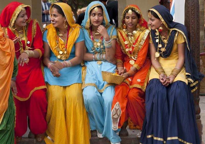 5 Must-Have Traditional Indian Outfits - Traditions Alive